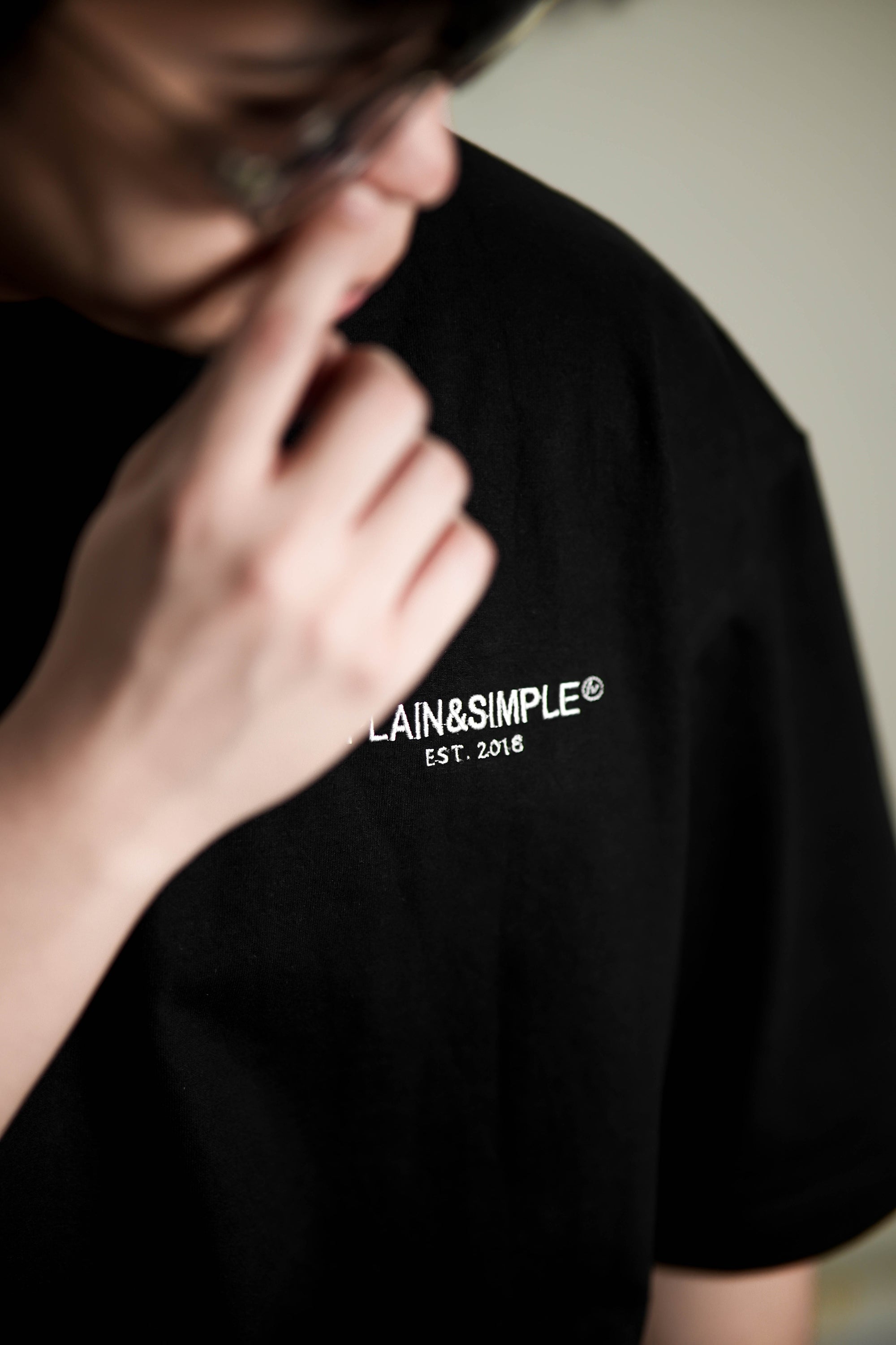 P&S OG TEE BLACK – PLAIN&SIMPLE